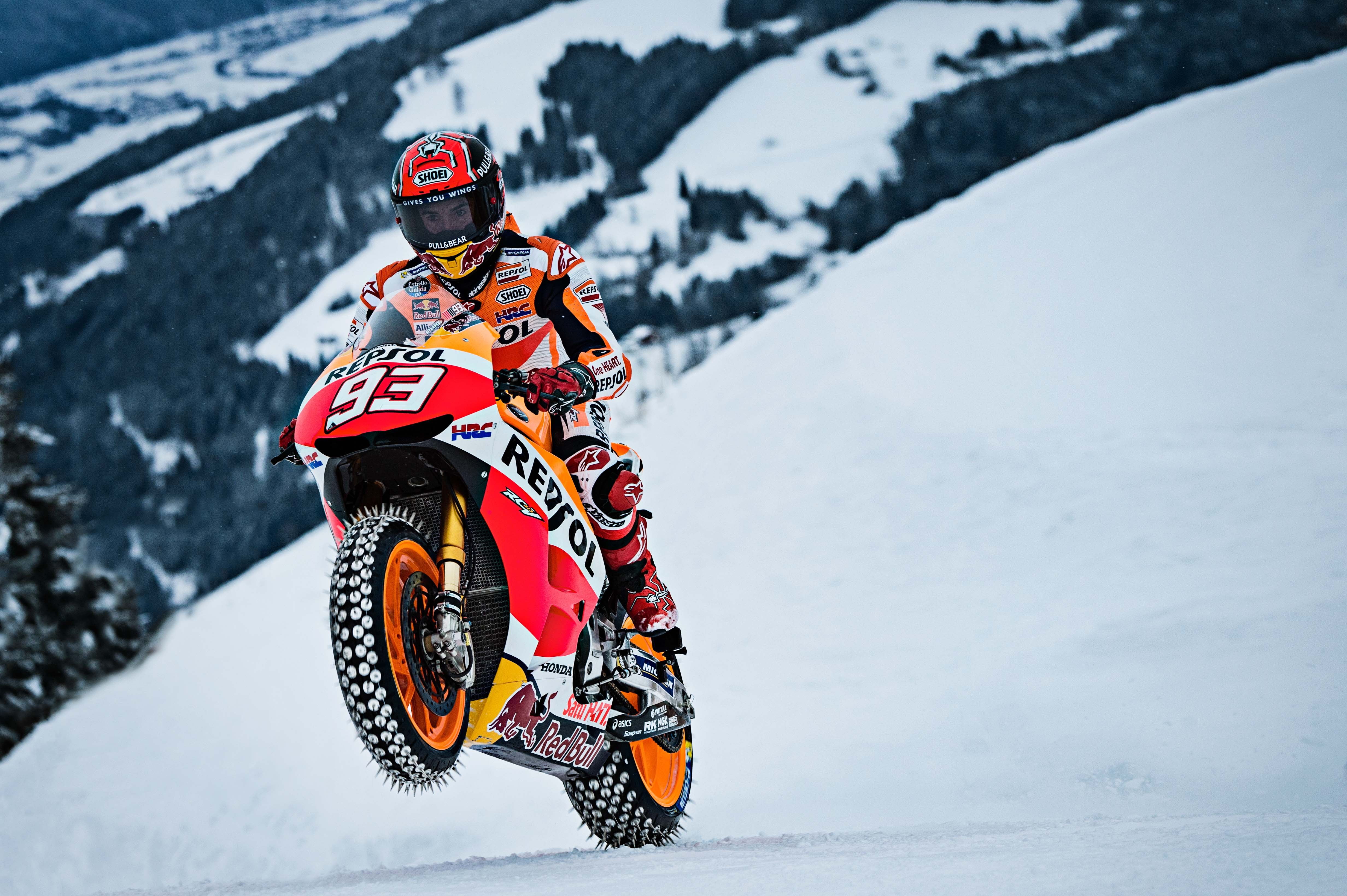 MotoGP`nin Genç Şampiyonu Marc Marquez`in Karla İmtihanı
